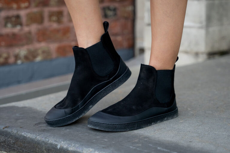 11 Best Barefoot Chelsea Boots: Foot-shaped and Flat