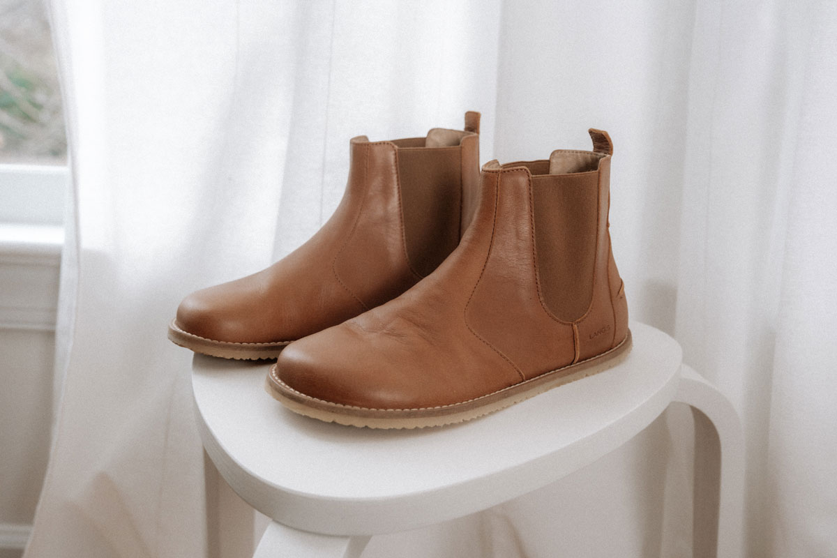 11 Best Barefoot Chelsea Boots: Foot-shaped and Flat