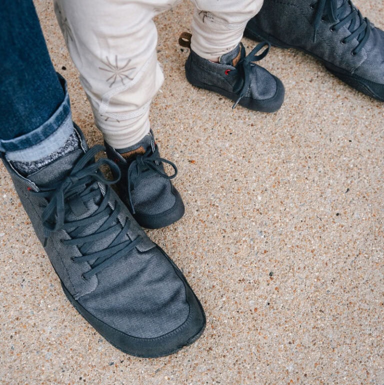 15 Best Barefoot Winter Boots for Everyday