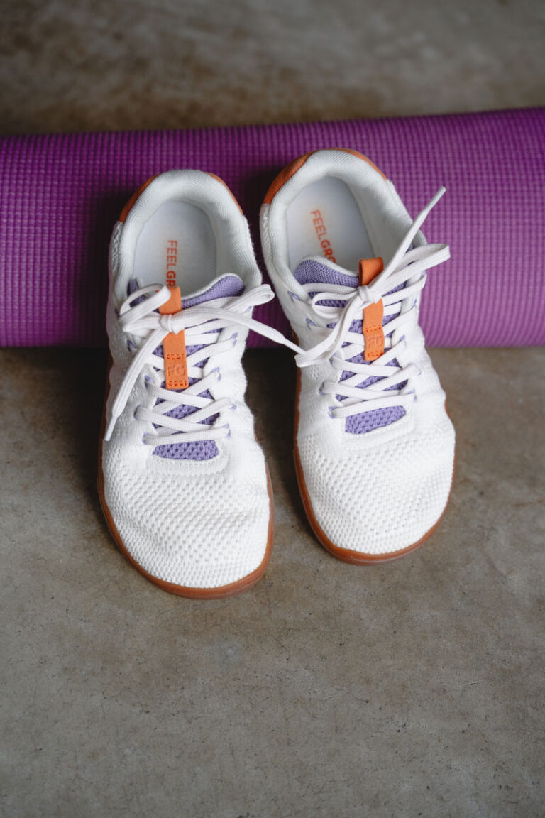 Feelgrounds Barefoot Shoes Review: Casual, Versatile, On-Trend Shoes