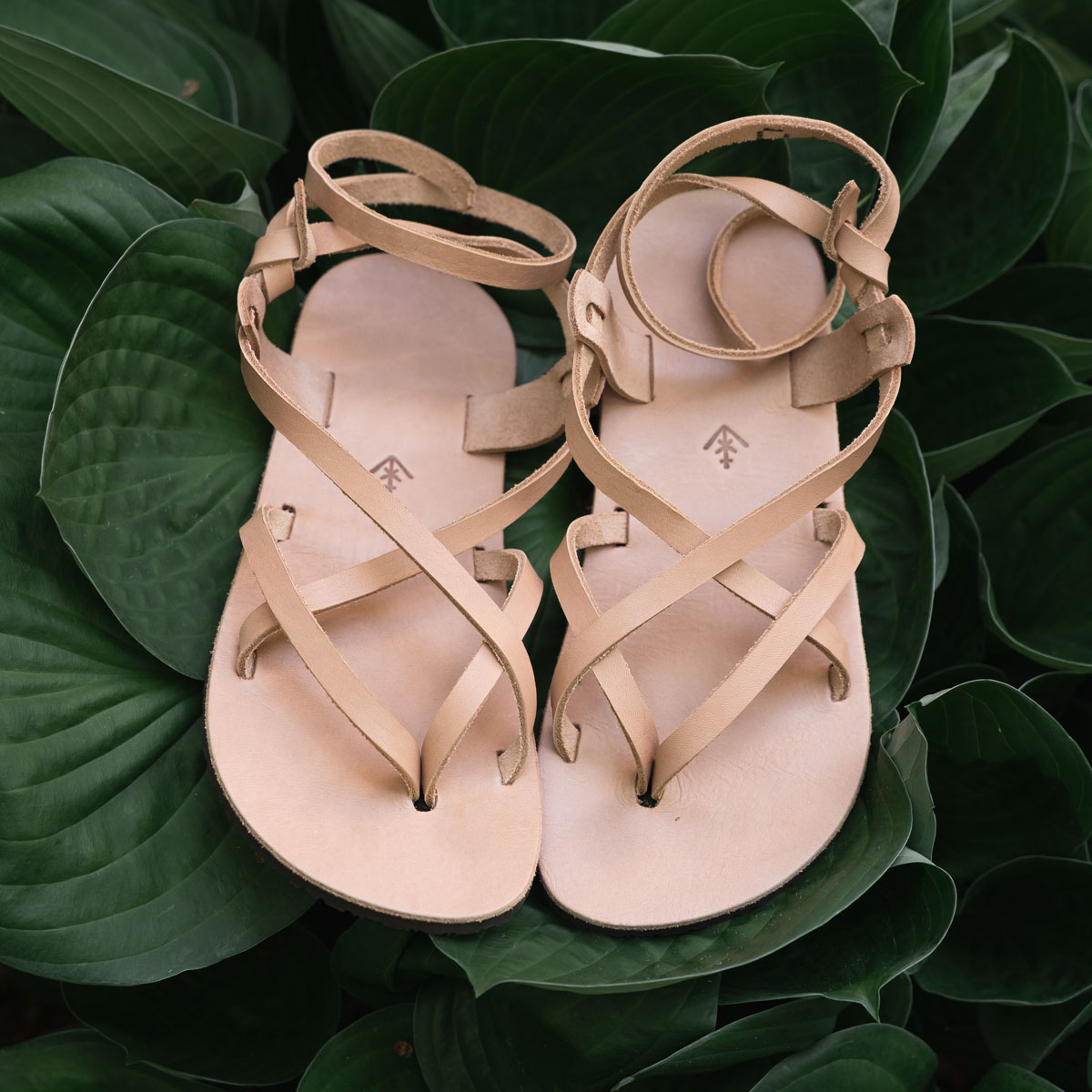 10 Comfortable and Stylish Barefoot Sandals for Women